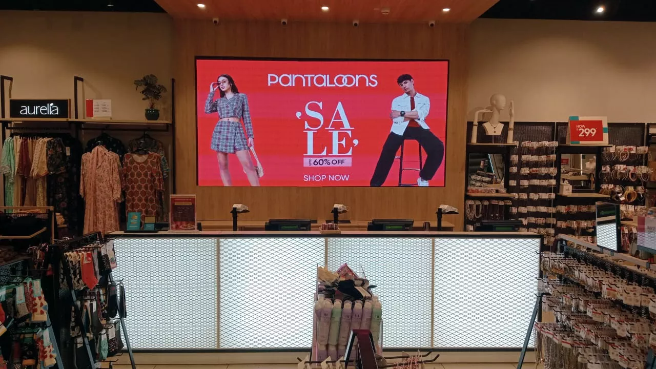 Modern Garments Showroom Interior Design Ideas